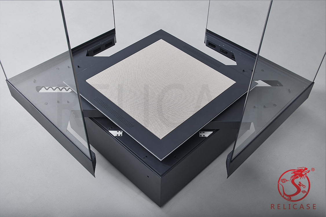 FS013 Automatic Diagonal open freestanding case – Relicase-Museum ...